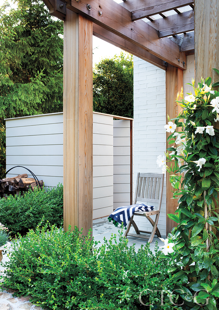 Tour a Modern Outdoor Pool House with Scandinavian Flair - Cottages ...