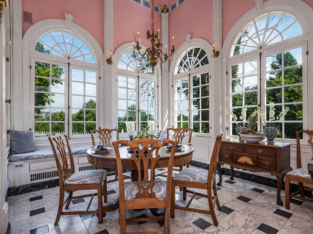 This $2M Old Lyme Compound Dating Back to 1760 Thinks Pink - DailyDEEDS