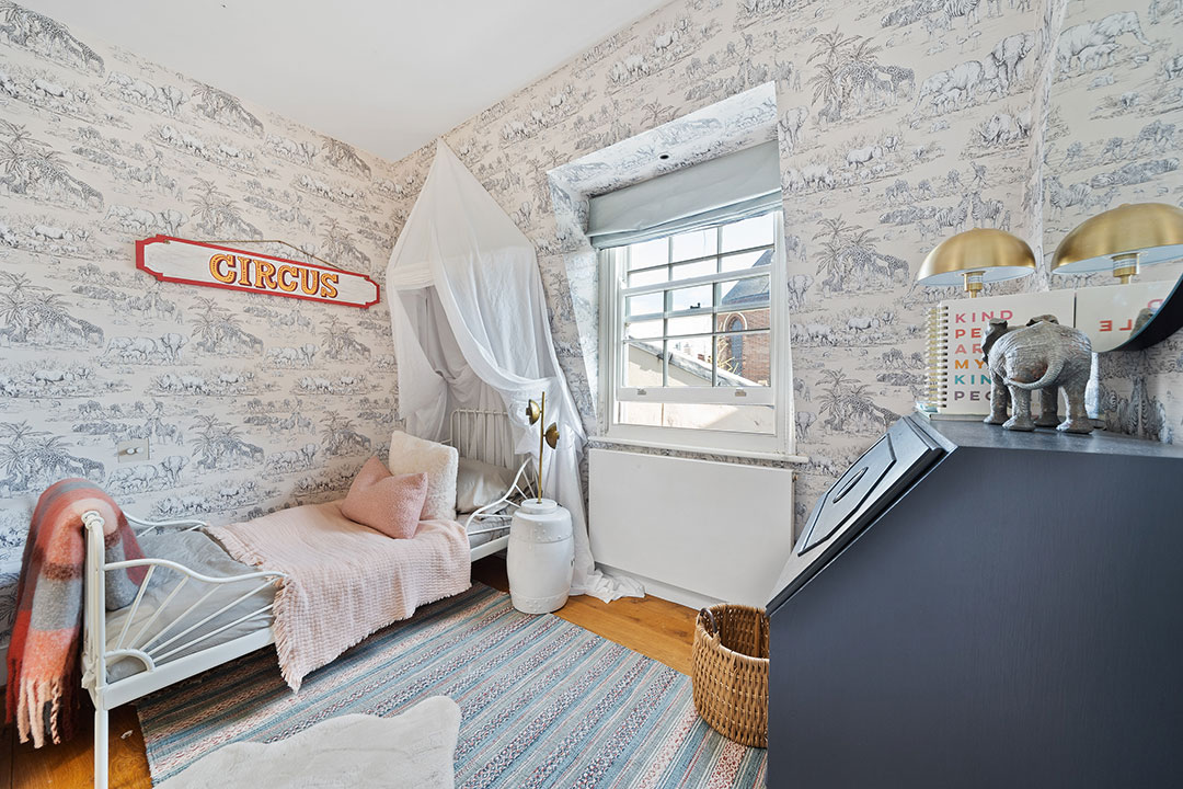 An Enchanting Townhouse in London's Belgravia Neighborhood Hits the ...