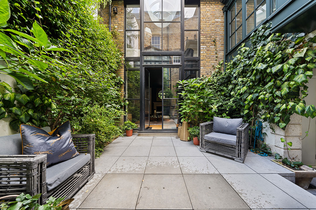 An Enchanting Townhouse in London's Belgravia Neighborhood Hits the ...