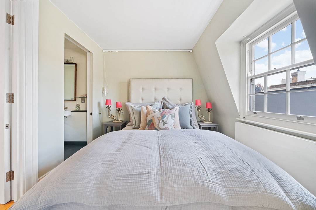 An Enchanting Townhouse in London's Belgravia Neighborhood Hits the ...