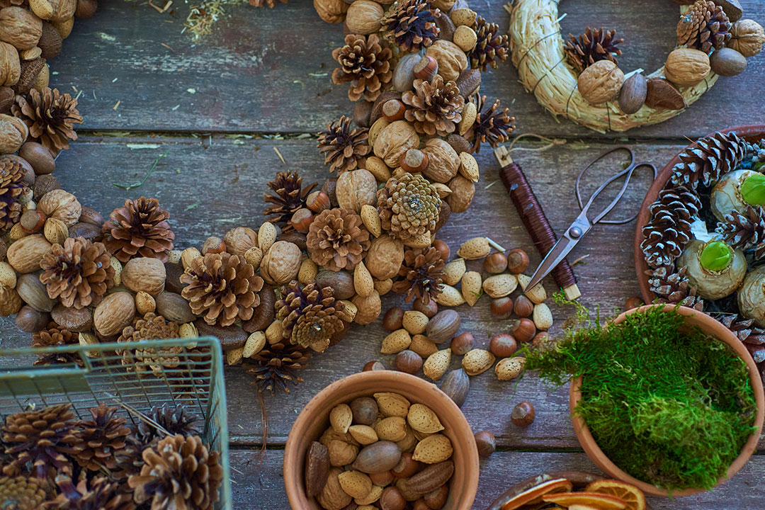 Wreaths to Last All Winter Long - Cottages & Gardens