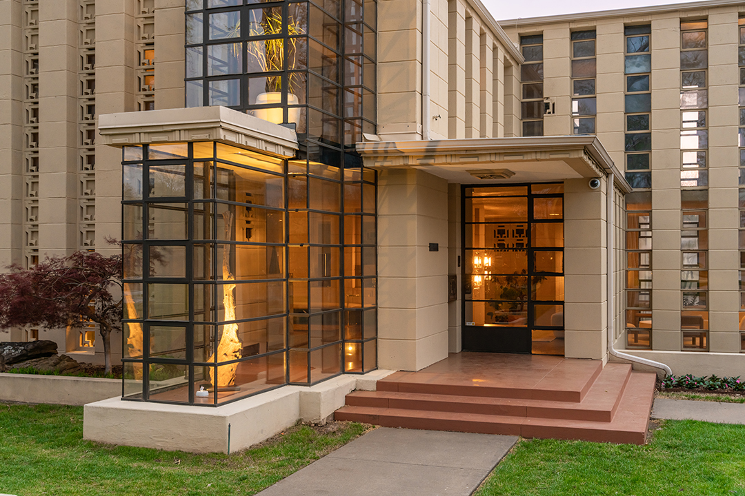 A Rare Frank Lloyd Wright Concrete Masterpiece Lists for $8M in ...