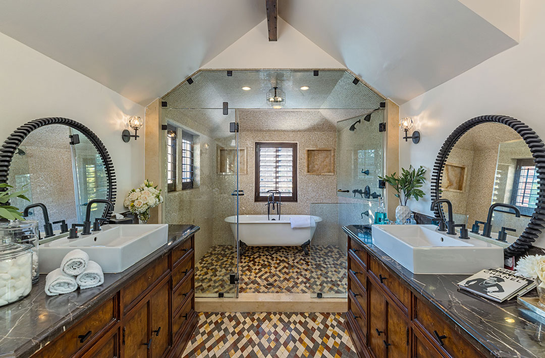 David Cooley, Owner of West Hollywood's Iconic Bar The Abbey, Lists a Lively L.A. Home - DailyDEEDS