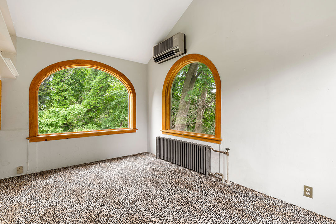 Late Fashion Icon André Leon Talley's Longtime White Plains Dwelling Is Up for Sale - DailyDEEDS