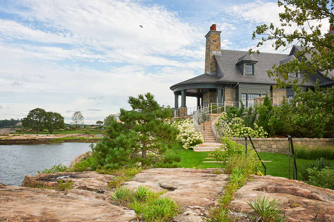 Discover 19 Breathtaking Waterfront Homes Designed by Shope Reno ...