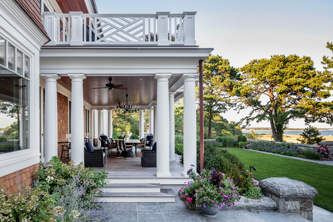 Discover 19 Breathtaking Waterfront Homes Designed by Shope Reno ...