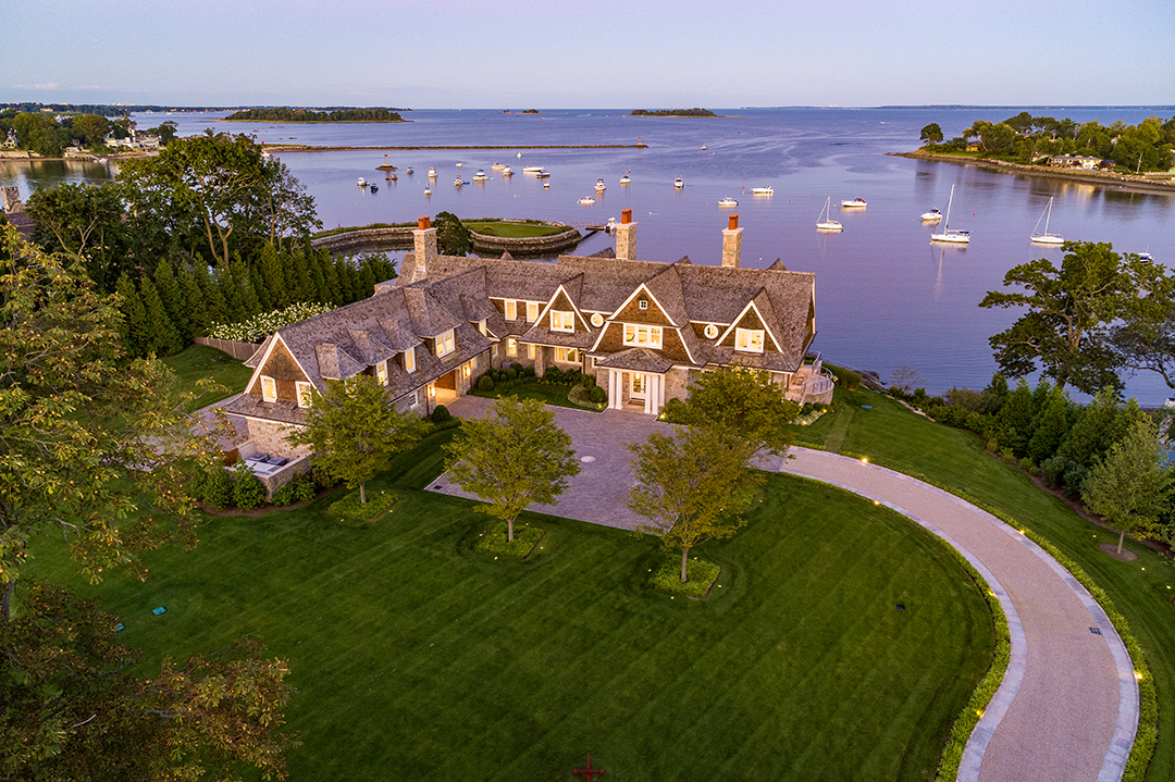 Discover 19 Breathtaking Waterfront Homes Designed by Shope Reno ...