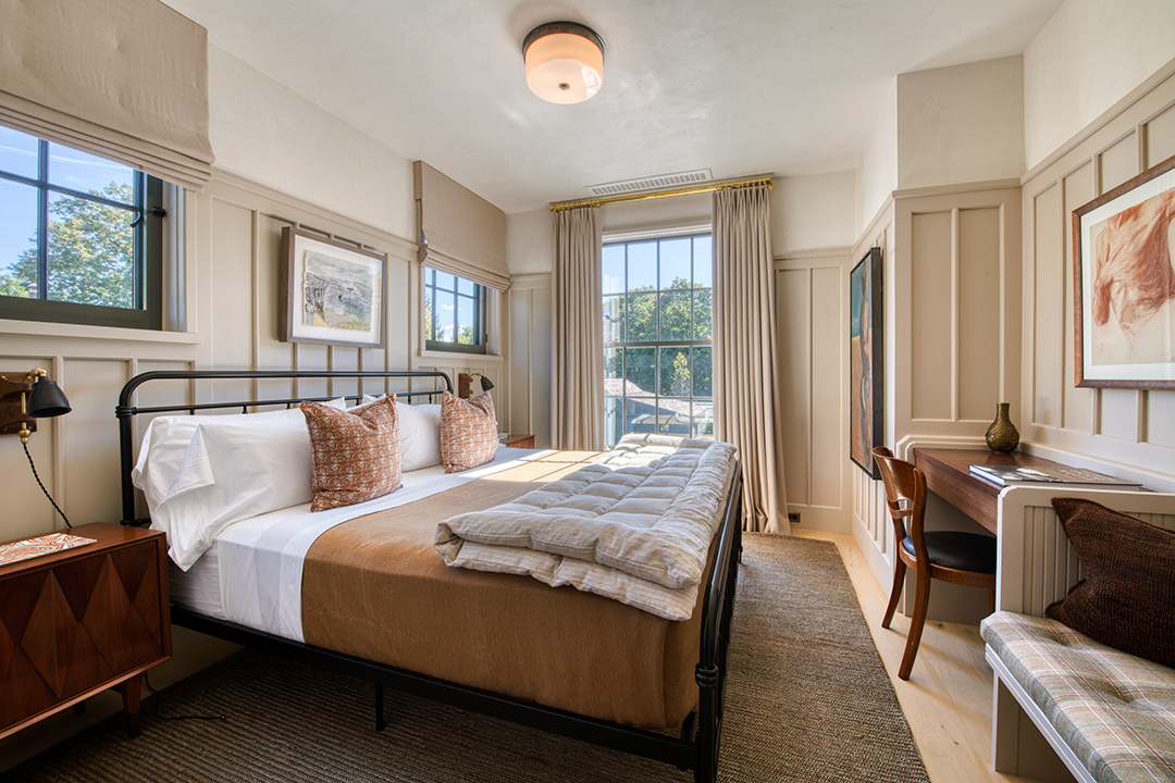 Interior Designer Bryan Graybill’s Artful Waterfront Home in Sag Harbor ...