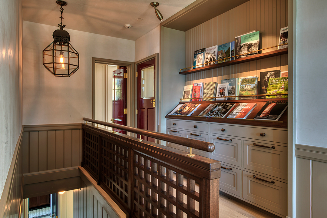 Interior Designer Bryan Graybill’s Artful Waterfront Home in Sag Harbor ...