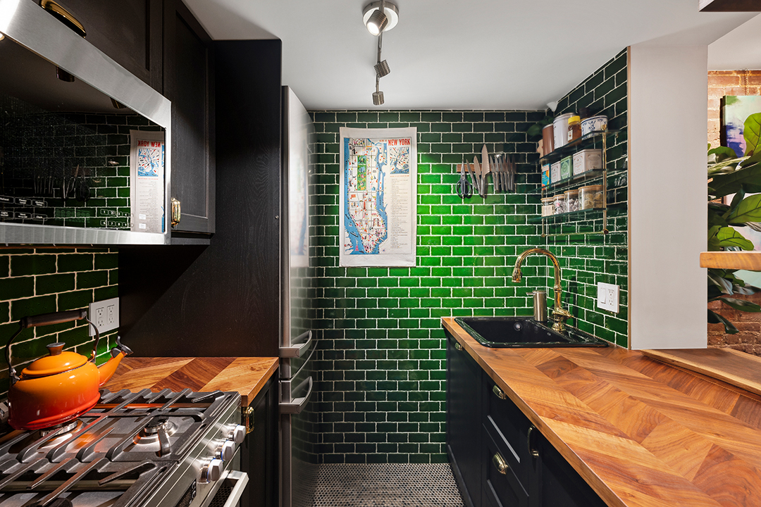 Inside a Boho-Chic Chelsea Townhouse Listed with a Star Agent from ...