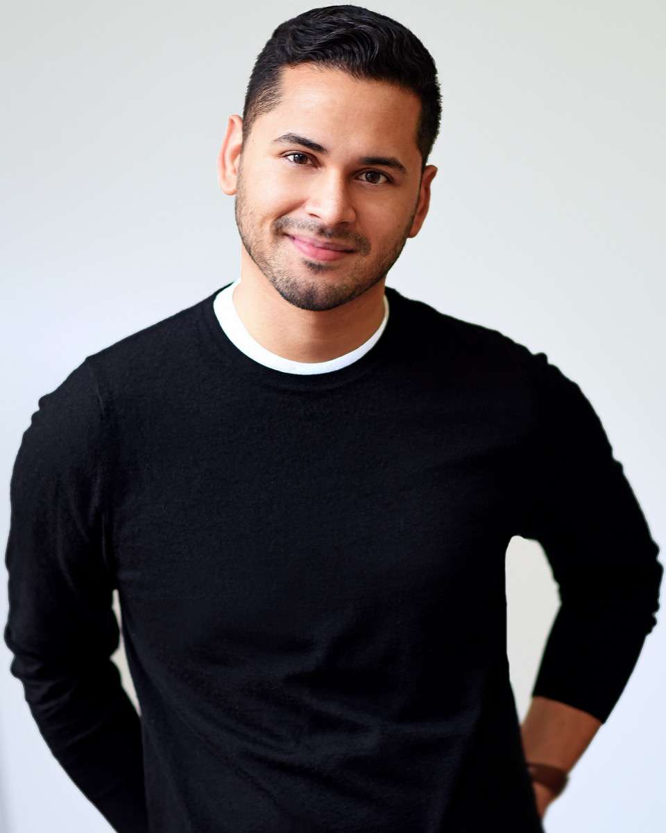 Erick J. Espinoza - Cottages & Gardens