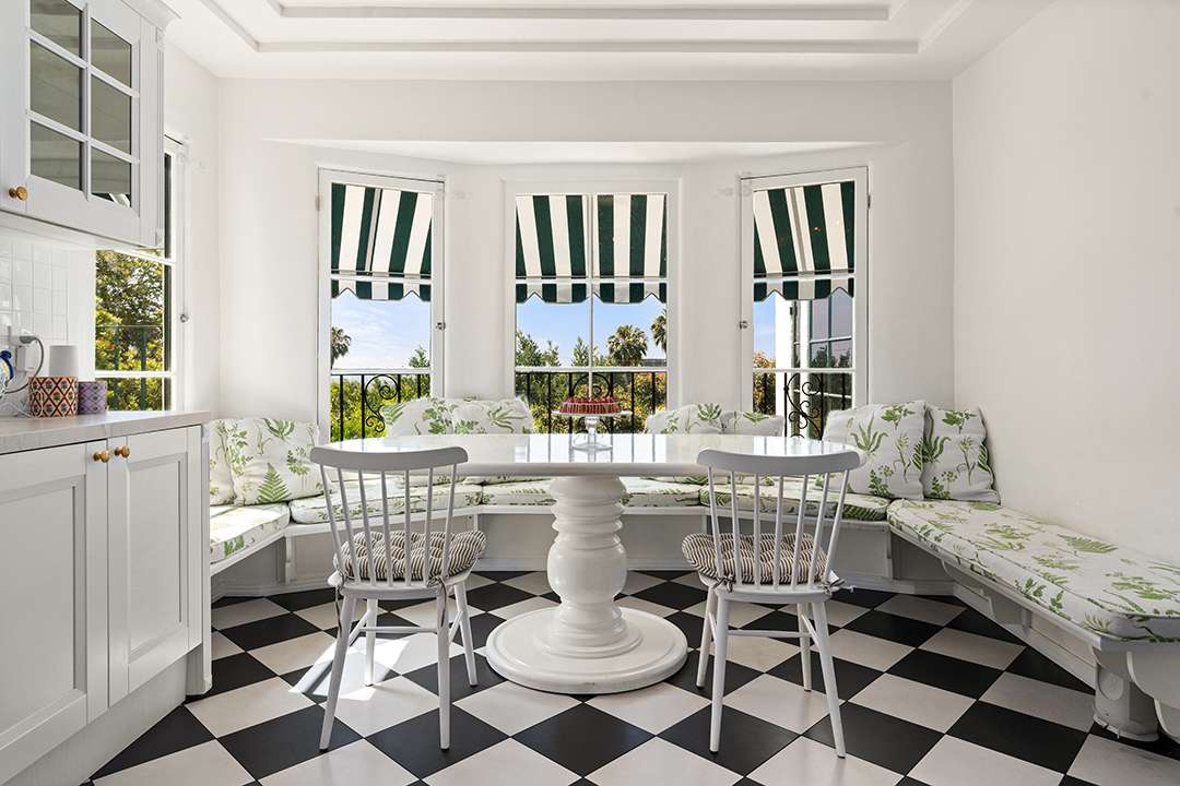 Actress Tracee Ellis Ross's Lively, Spanish-Style Former L.A. Home ...