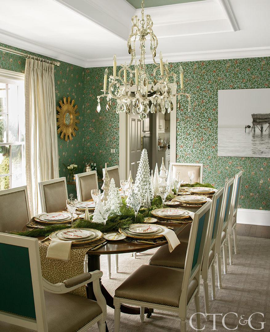 An Interfaith Family Festively Blends Holiday Décor with Glamour ...